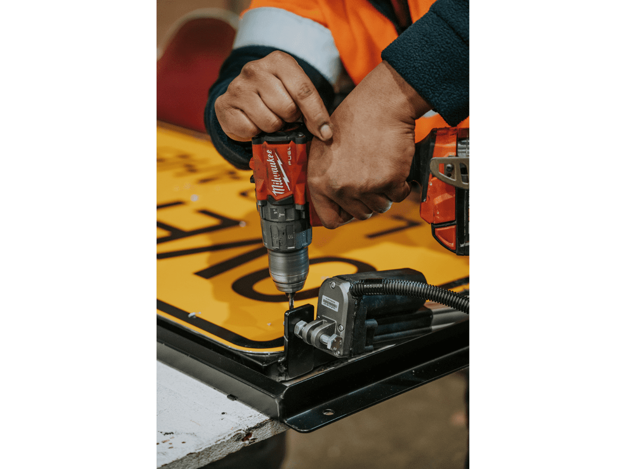 Escort Vehicle Pilot Sign Kit, Oversize Load Ahead, With Upgraded LED ...